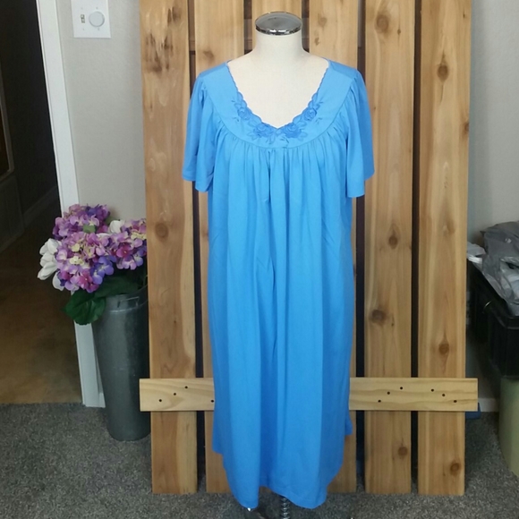 Shadowline | Intimates & Sleepwear | Vintage Shadowline Nightgown ...